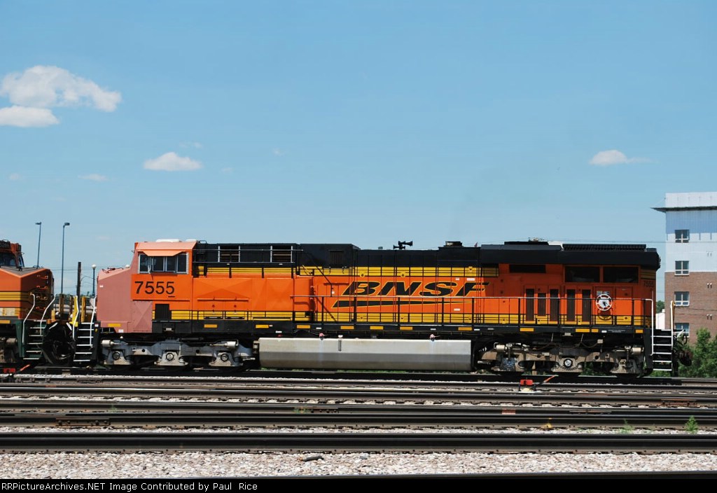 BNSF 7555